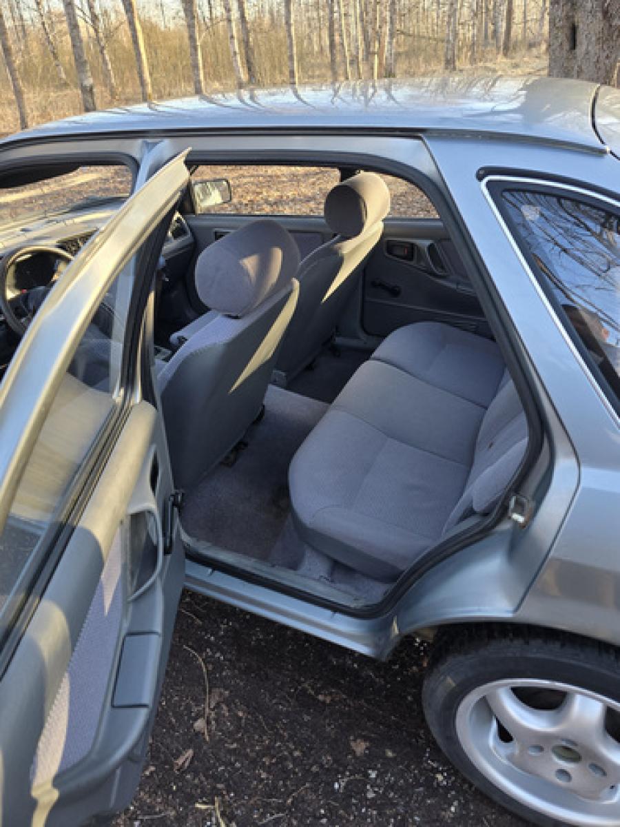 Grey Ford Sierra 1986 in Parnu, with an engine capacity of 2.00 L and mileage of 73 thousand km for 3000 €, photo 9 on AUTOMOTO.COM.LV