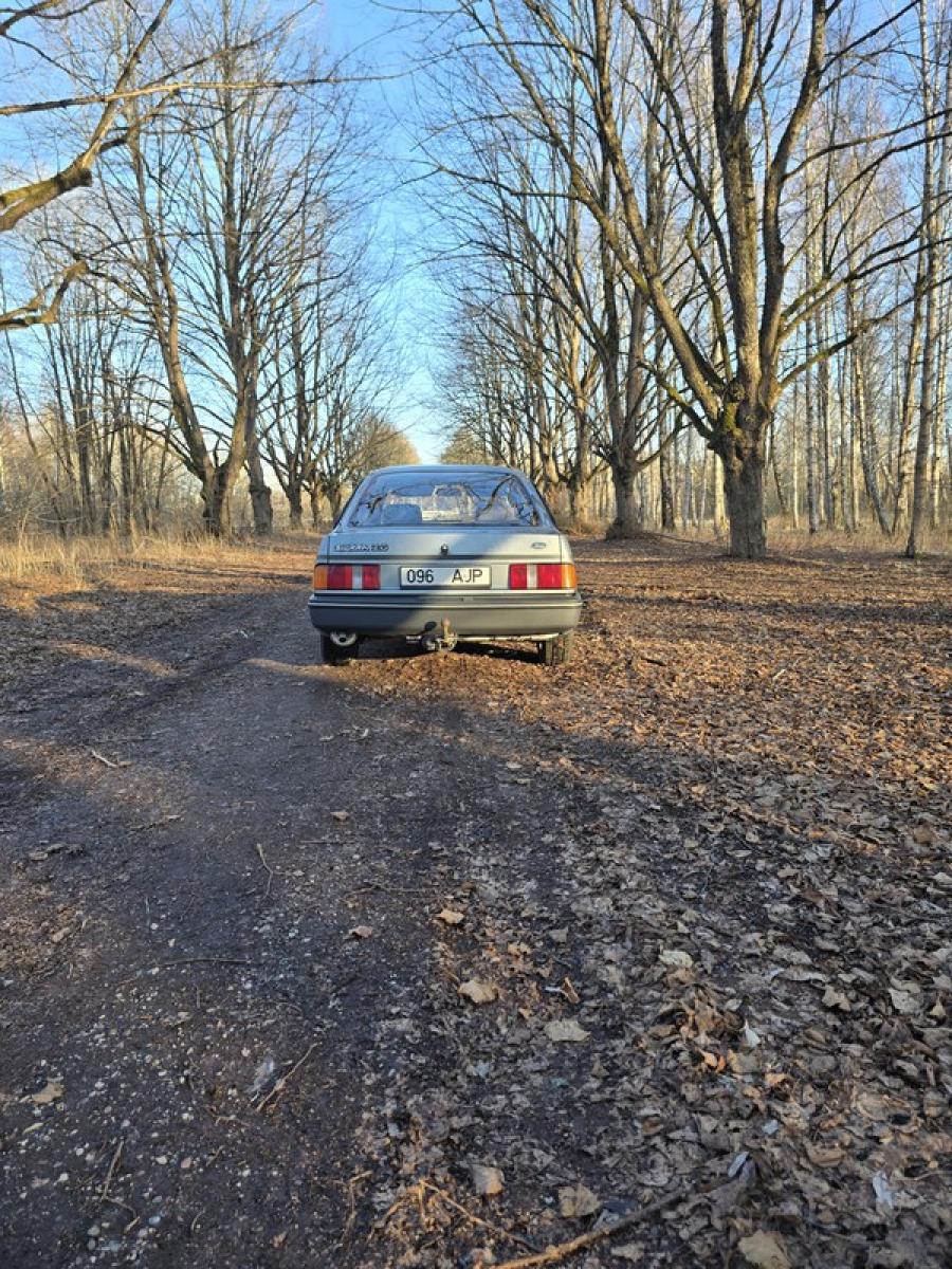 Grey Ford Sierra 1986 in Parnu, with an engine capacity of 2.00 L and mileage of 73 thousand km for 3000 €, photo 12 on AUTOMOTO.COM.LV