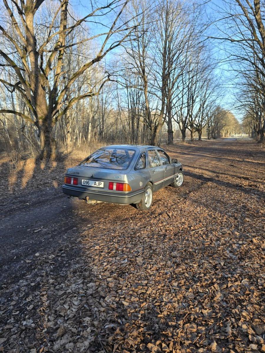 Grey Ford Sierra 1986 in Parnu, with an engine capacity of 2.00 L and mileage of 73 thousand km for 3000 €, photo 13 on AUTOMOTO.COM.LV