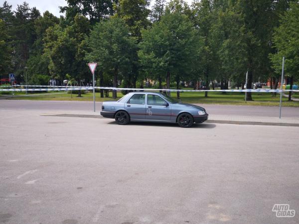 Pelēks Ford Sierra 1989 Viļņa, ar dzinēja tilpumu 2.00 L un nobraukumu 65 tūkst. km par 2500 €, foto 3 vietnē AUTOMOTO.COM.LV