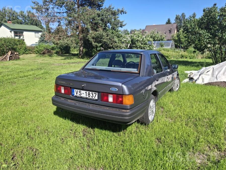 Grey Ford Sierra 1989 in Riga, with an engine capacity of 2.00 L and mileage of 130 thousand km for 4000 €, photo 4 on AUTOMOTO.COM.LV