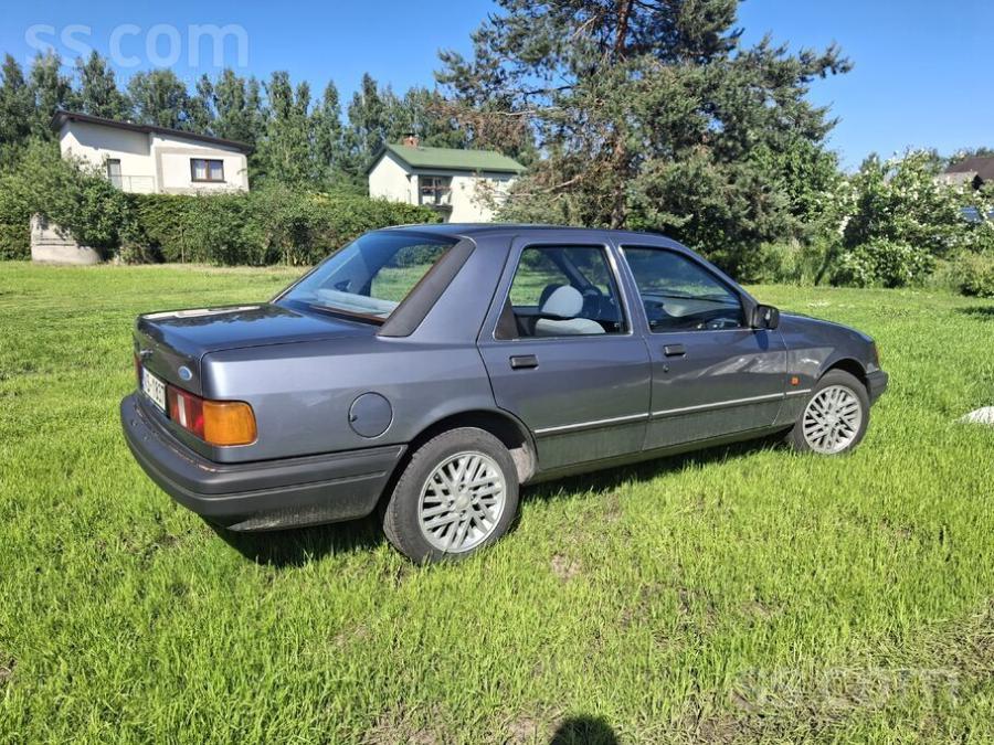 Grey Ford Sierra 1989 in Riga, with an engine capacity of 2.00 L and mileage of 130 thousand km for 4000 €, photo 6 on AUTOMOTO.COM.LV