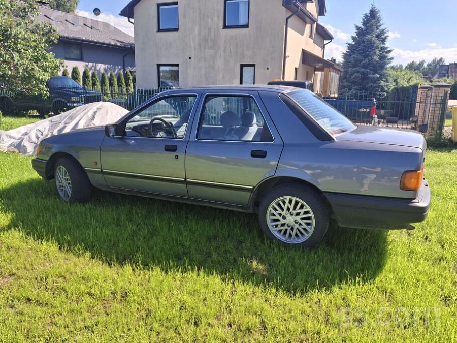 Grey Ford Sierra 1989 in Riga, with an engine capacity of 2.00 L and mileage of 130 thousand km for 4000 €, photo 7 on AUTOMOTO.COM.LV