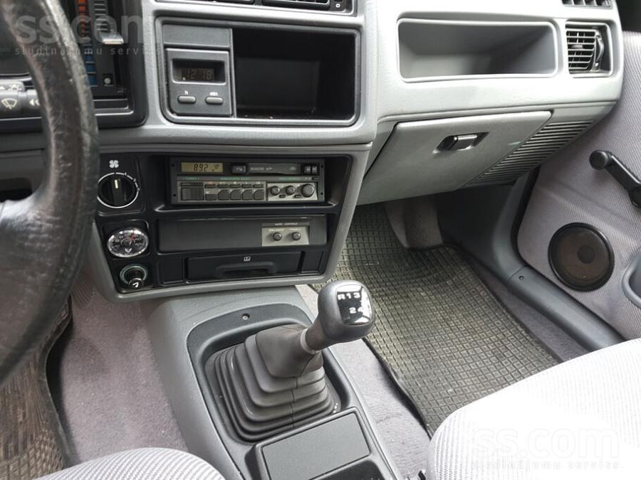 Grey Ford Sierra 1989 in Riga, with an engine capacity of 2.00 L and mileage of 130 thousand km for 4000 €, photo 16 on AUTOMOTO.COM.LV