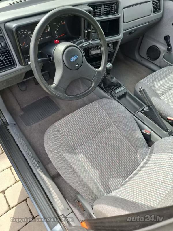 Pelēks Ford Sierra 1989 Tartu, ar dzinēja tilpumu 2.00 L un nobraukumu 64 tūkst. km par 4999 €, foto 7 vietnē AUTOMOTO.COM.LV