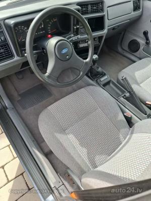 Pelēks Ford Sierra 1989 Tartu, ar dzinēja tilpumu 2.00 L un nobraukumu 64 tūkst. km par 4999 €, foto 8 vietnē AUTOMOTO.COM.LV