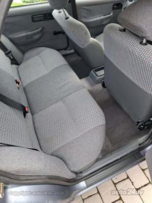 Pelēks Ford Sierra 1989 Tartu, ar dzinēja tilpumu 2.00 L un nobraukumu 64 tūkst. km par 4999 €, foto 9 vietnē AUTOMOTO.COM.LV