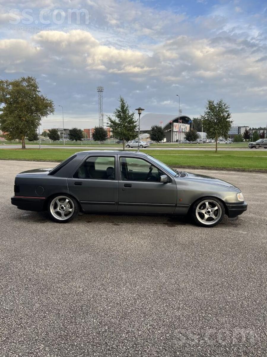 Pelēks Ford Sierra 1991 Valmiera, ar dzinēja tilpumu 2.00 L un nobraukumu 94 tūkst. km par 2700 €, foto 7 vietnē AUTOMOTO.COM.LV