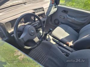 Pelēks Ford Sierra 1987 Pērnava, ar dzinēja tilpumu 2.00 L un nobraukumu 22 tūkst. km par 800 €, foto 6 vietnē AUTOMOTO.COM.LV