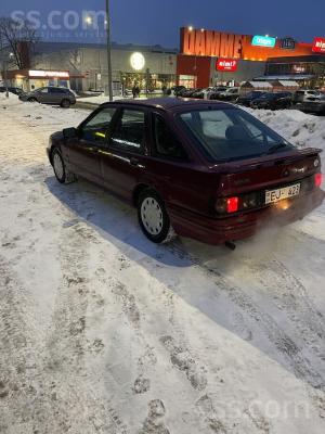 Красный Форд Сиерра 1992 в Рига, объемом двигателя 1.80 л и пробегом 137 тыс. км за 1950 €, фото 3 на AUTOMOTO.COM.LV