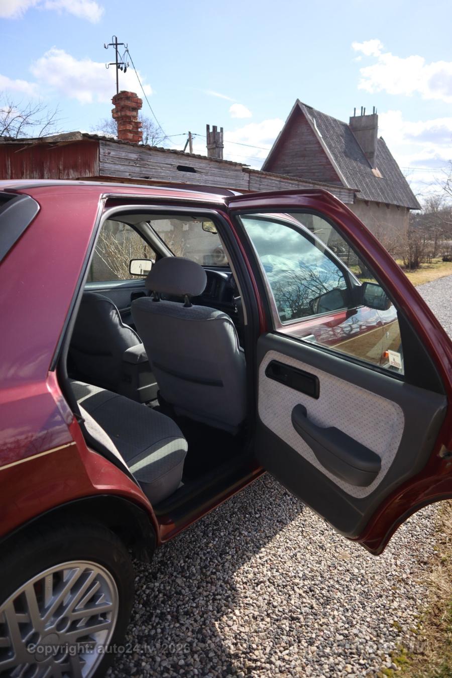 Red Ford Sierra 1991 in Valga, with an engine capacity of 2.50 L and mileage of 0 thousand km for 5000 €, photo 12 on AUTOMOTO.COM.LV