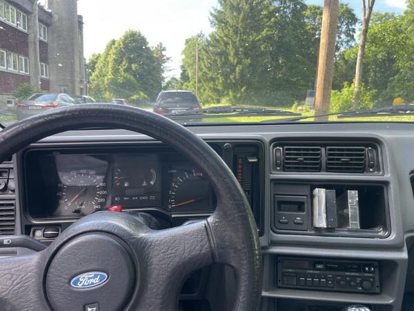 Sarkans Ford Sierra 1991 Tallina, ar dzinēja tilpumu 2.00 L un nobraukumu 102 tūkst. km par 4000 €, foto 9 vietnē AUTOMOTO.COM.LV
