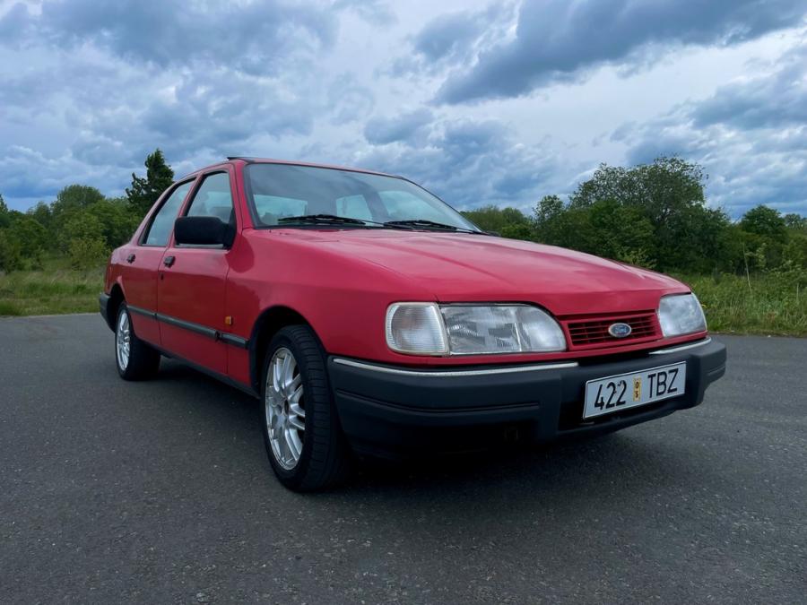 Red Ford Sierra 1991 in Tallinn, with an engine capacity of 2.00 L and mileage of 102 thousand km for 4000 €, photo 15 on AUTOMOTO.COM.LV