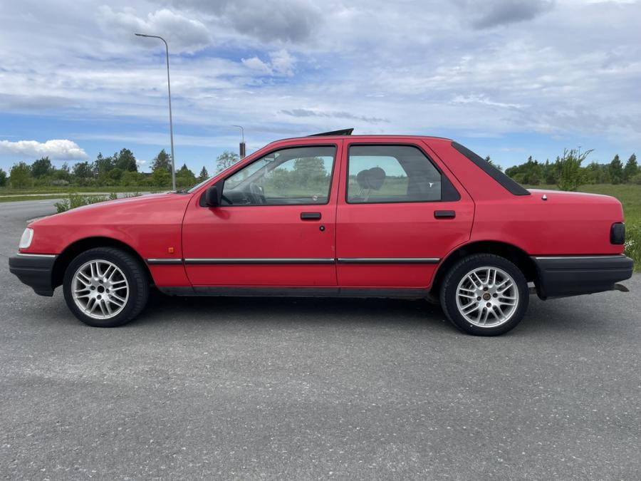 Red Ford Sierra 1991 in Tallinn, with an engine capacity of 2.00 L and mileage of 102 thousand km for 4000 €, photo 21 on AUTOMOTO.COM.LV