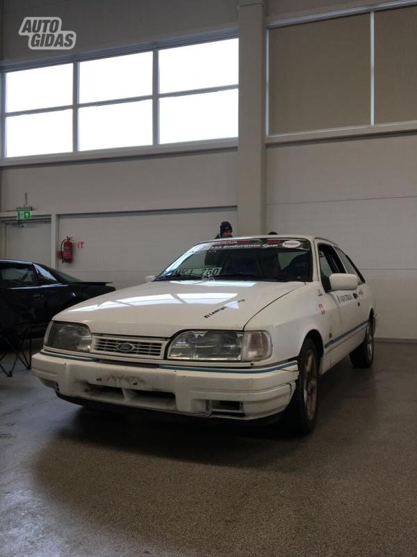 Форд Сиерра 1991 в Вильнюс на AUTOMOTO.COM.LV Белый Форд Сиерра 1991 в Вильнюс, объемом двигателя 2.00 л и пробегом 100 тыс. км за 9600 €, фото 3 на AUTOMOTO.COM.LV
