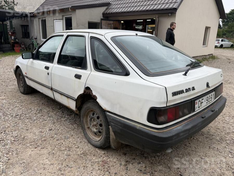 White Ford Sierra 1990 in Kuldiga, with an engine capacity of 2.00 L and mileage of 49 thousand km for 1350 €, photo 6 on AUTOMOTO.COM.LV