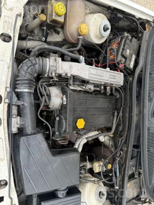 White Ford Sierra 1990 in Kuldiga, with an engine capacity of 2.00 L and mileage of 49 thousand km for 1350 €, photo 7 on AUTOMOTO.COM.LV