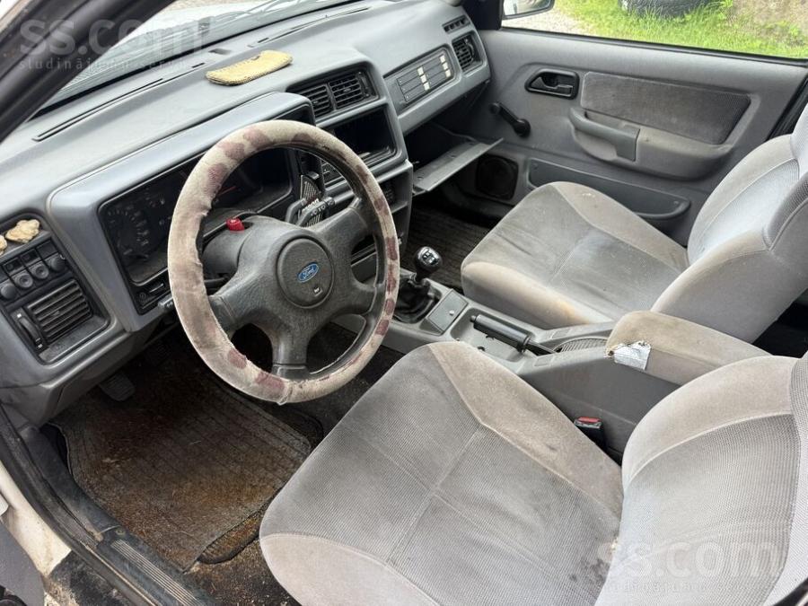White Ford Sierra 1990 in Kuldiga, with an engine capacity of 2.00 L and mileage of 49 thousand km for 1350 €, photo 9 on AUTOMOTO.COM.LV
