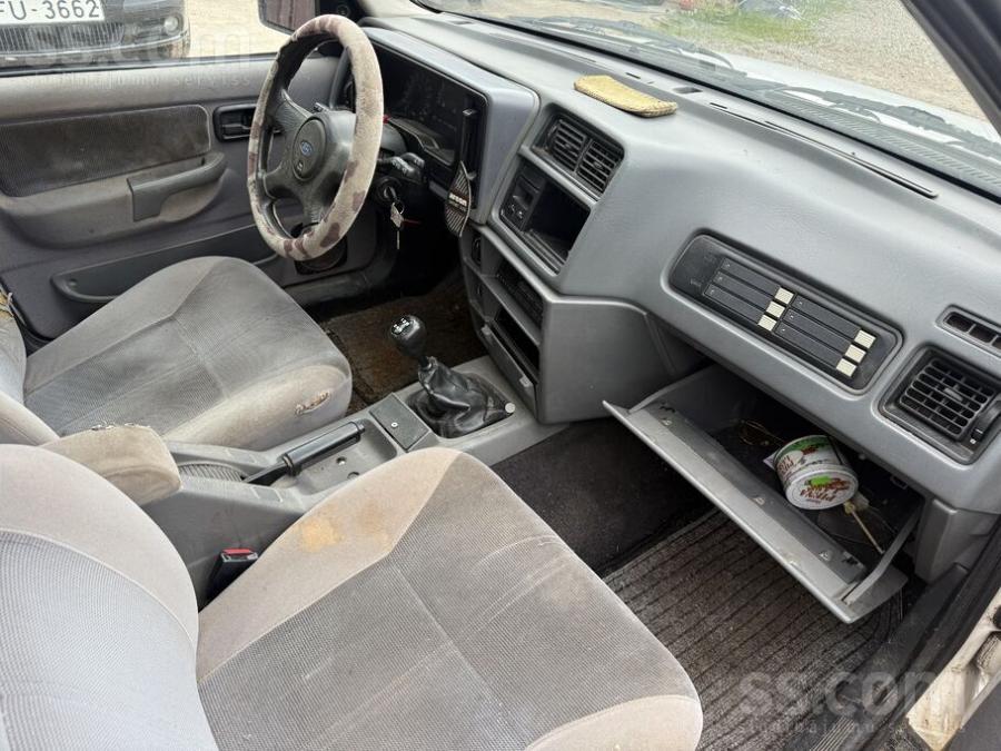 White Ford Sierra 1990 in Kuldiga, with an engine capacity of 2.00 L and mileage of 49 thousand km for 1350 €, photo 11 on AUTOMOTO.COM.LV
