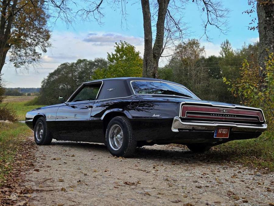 Black Ford Thunderbird 1971 in Vilnius, with an engine capacity of 7.03 L and mileage of 105 thousand km for 15000 €, photo 5 on AUTOMOTO.COM.LV