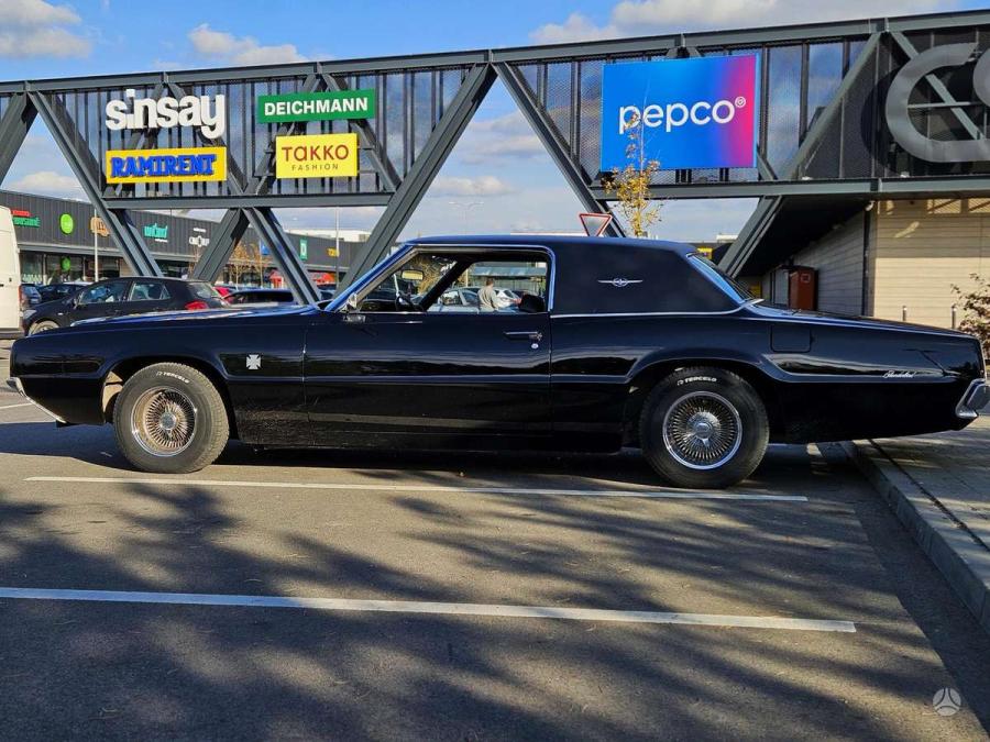 Black Ford Thunderbird 1971 in Vilnius, with an engine capacity of 7.03 L and mileage of 105 thousand km for 15000 €, photo 8 on AUTOMOTO.COM.LV