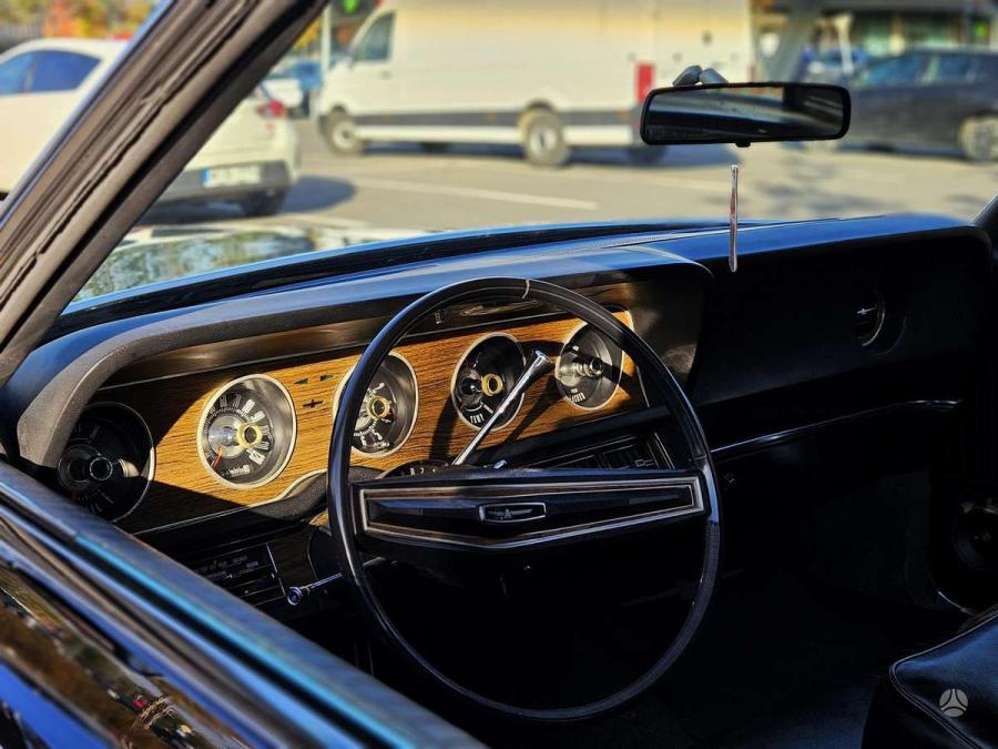 Black Ford Thunderbird 1971 in Vilnius, with an engine capacity of 7.03 L and mileage of 105 thousand km for 15000 €, photo 18 on AUTOMOTO.COM.LV