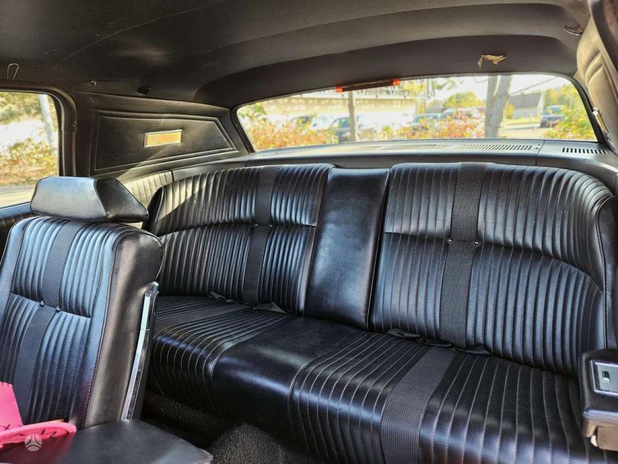 Black Ford Thunderbird 1971 in Vilnius, with an engine capacity of 7.03 L and mileage of 105 thousand km for 15000 €, photo 23 on AUTOMOTO.COM.LV