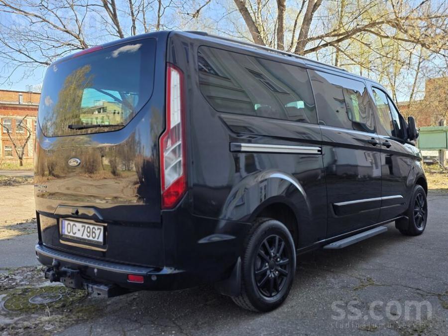 Melns Ford Tourneo 2014 Daugavpils, ar dzinēja tilpumu 2.20 L un nobraukumu 179 tūkst. km par 19970 €, foto 6 vietnē AUTOMOTO.COM.LV