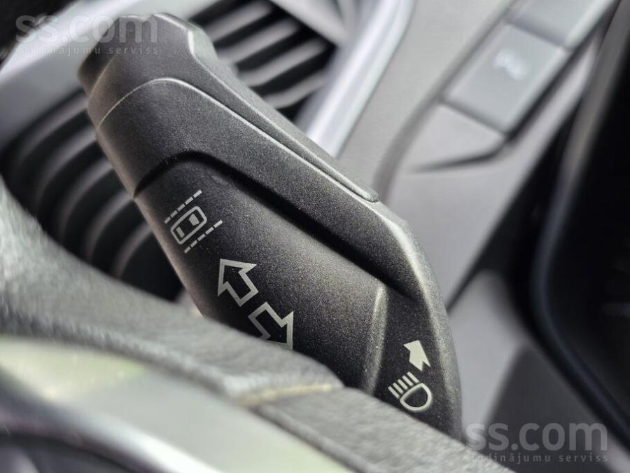 Melns Ford Tourneo 2014 Daugavpils, ar dzinēja tilpumu 2.20 L un nobraukumu 179 tūkst. km par 19970 €, foto 14 vietnē AUTOMOTO.COM.LV