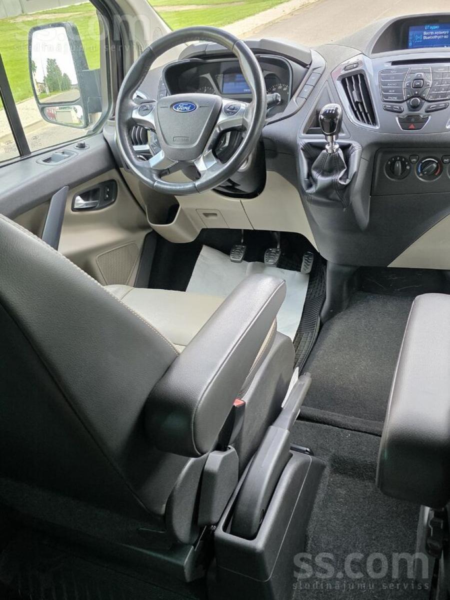 Melns Ford Tourneo 2014 Daugavpils, ar dzinēja tilpumu 2.20 L un nobraukumu 179 tūkst. km par 19970 €, foto 21 vietnē AUTOMOTO.COM.LV
