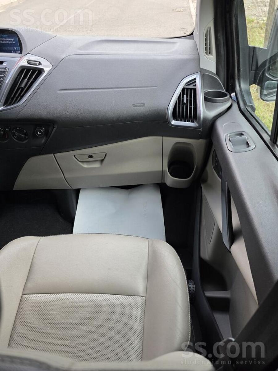 Melns Ford Tourneo 2014 Daugavpils, ar dzinēja tilpumu 2.20 L un nobraukumu 179 tūkst. km par 19970 €, foto 22 vietnē AUTOMOTO.COM.LV