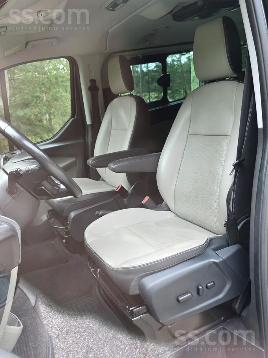 Melns Ford Tourneo 2014 Daugavpils, ar dzinēja tilpumu 2.20 L un nobraukumu 179 tūkst. km par 19970 €, foto 24 vietnē AUTOMOTO.COM.LV