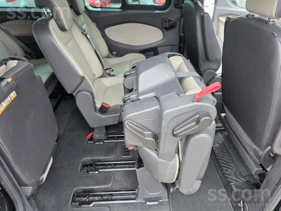 Melns Ford Tourneo 2014 Daugavpils, ar dzinēja tilpumu 2.20 L un nobraukumu 179 tūkst. km par 19970 €, foto 27 vietnē AUTOMOTO.COM.LV