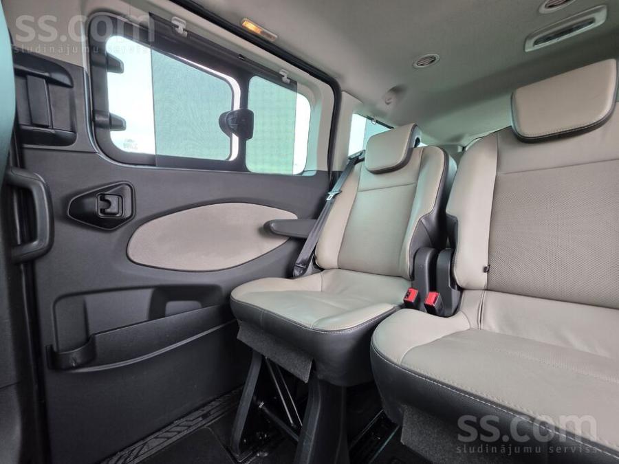 Melns Ford Tourneo 2014 Daugavpils, ar dzinēja tilpumu 2.20 L un nobraukumu 179 tūkst. km par 19970 €, foto 31 vietnē AUTOMOTO.COM.LV