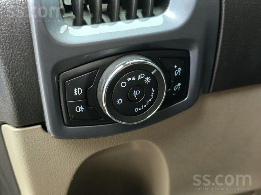 Melns Ford Tourneo 2016 Rīga, ar dzinēja tilpumu 2.20 L un nobraukumu 265 tūkst. km par 10000 €, foto 18 vietnē AUTOMOTO.COM.LV
