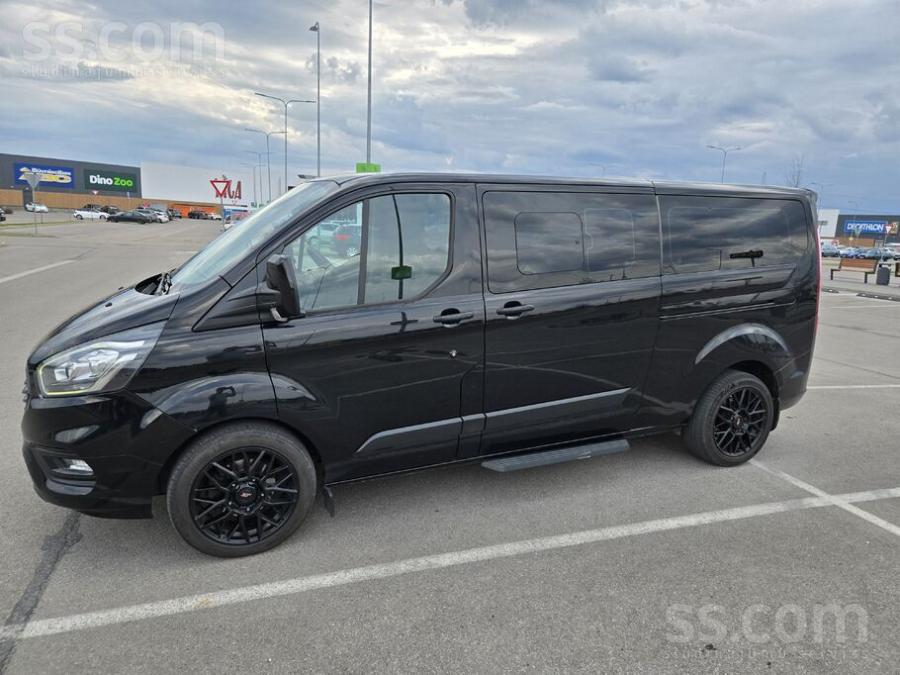 Melns Ford Tourneo 2018 Rīga, ar dzinēja tilpumu 2.00 L un nobraukumu 294 tūkst. km par 18700 €, foto 1 vietnē AUTOMOTO.COM.LV