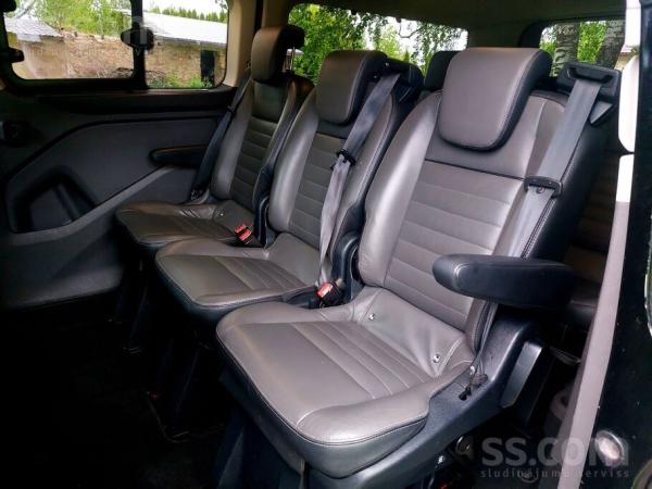 Black Ford Tourneo 2018 in Riga, with an engine capacity of 2.00 L and mileage of 290 thousand km for 17000 €, photo 9 on AUTOMOTO.COM.LV