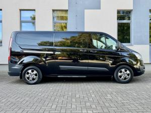 Black Ford Tourneo 2018 in Riga, with an engine capacity of 2.00 L and mileage of 166 thousand km for 19700 €, photo 6 on AUTOMOTO.COM.LV