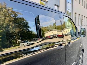Black Ford Tourneo 2018 in Riga, with an engine capacity of 2.00 L and mileage of 166 thousand km for 19700 €, photo 8 on AUTOMOTO.COM.LV