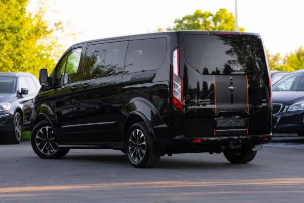 Black Ford Tourneo 2018 in Jelgava, with an engine capacity of 2.00 L and mileage of 317 thousand km for 17700 €, photo 6 on AUTOMOTO.COM.LV