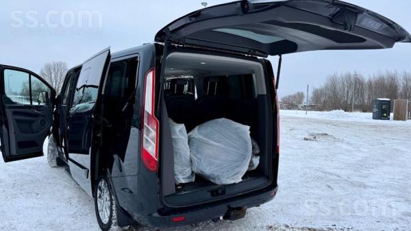 Melns Ford Tourneo 2019 Liepāja, ar dzinēja tilpumu 2.00 L un nobraukumu 315 tūkst. km par 18500 €, foto 5 vietnē AUTOMOTO.COM.LV