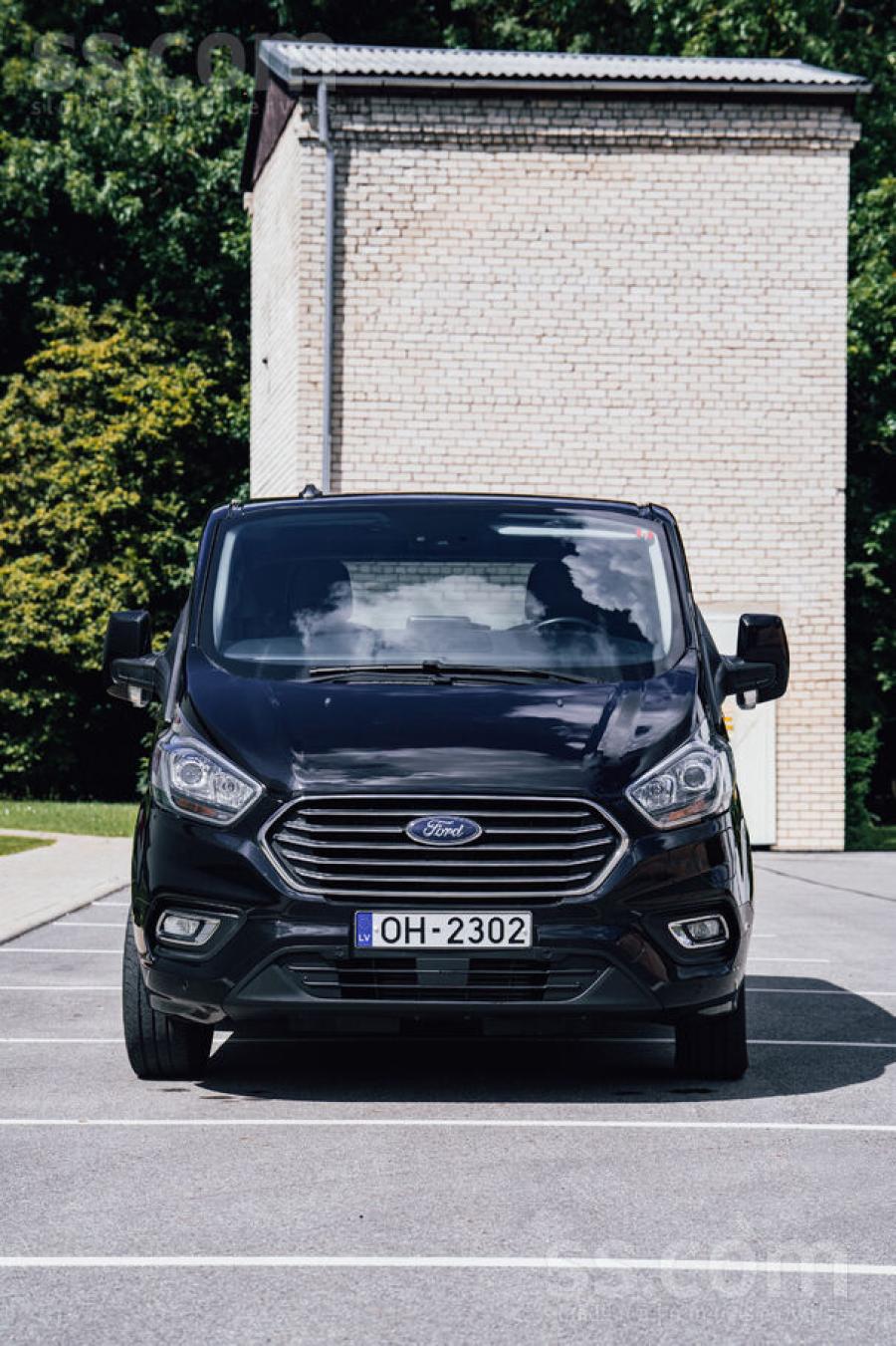 Melns Ford Tourneo 2020 Bauska, ar dzinēja tilpumu 1.00 L un nobraukumu 76 tūkst. km par 23950 €, foto 3 vietnē AUTOMOTO.COM.LV