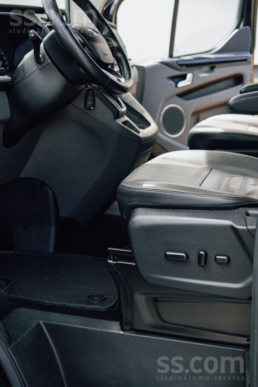 Melns Ford Tourneo 2020 Bauska, ar dzinēja tilpumu 1.00 L un nobraukumu 76 tūkst. km par 23950 €, foto 14 vietnē AUTOMOTO.COM.LV