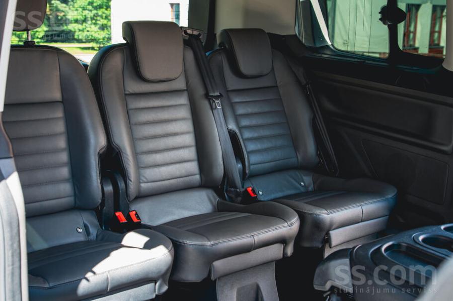 Melns Ford Tourneo 2020 Bauska, ar dzinēja tilpumu 1.00 L un nobraukumu 76 tūkst. km par 23950 €, foto 16 vietnē AUTOMOTO.COM.LV