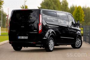 Black Ford Tourneo 2022 in Jelgava, with an engine capacity of 2.00 L and mileage of 0 thousand km for 22950 €, photo 5 on AUTOMOTO.COM.LV