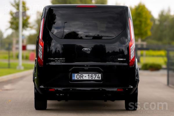Black Ford Tourneo 2022 in Jelgava, with an engine capacity of 2.00 L and mileage of 0 thousand km for 22950 €, photo 6 on AUTOMOTO.COM.LV