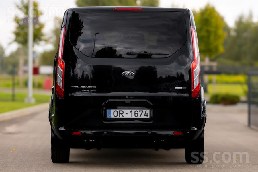 Black Ford Tourneo 2022 in Jelgava, with an engine capacity of 2.00 L and mileage of 0 thousand km for 22950 €, photo 6 on AUTOMOTO.COM.LV