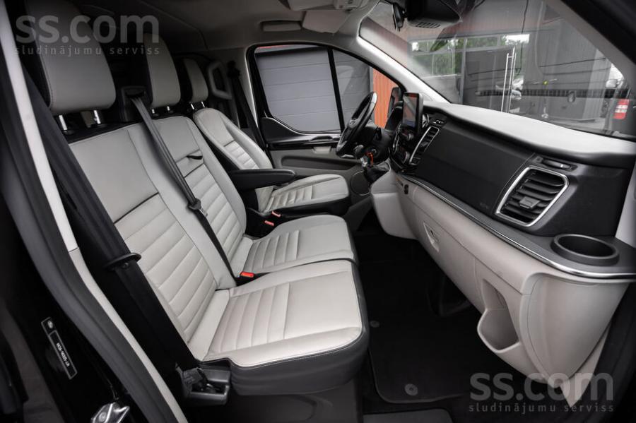 Black Ford Tourneo 2022 in Jelgava, with an engine capacity of 2.00 L and mileage of 0 thousand km for 22950 €, photo 8 on AUTOMOTO.COM.LV