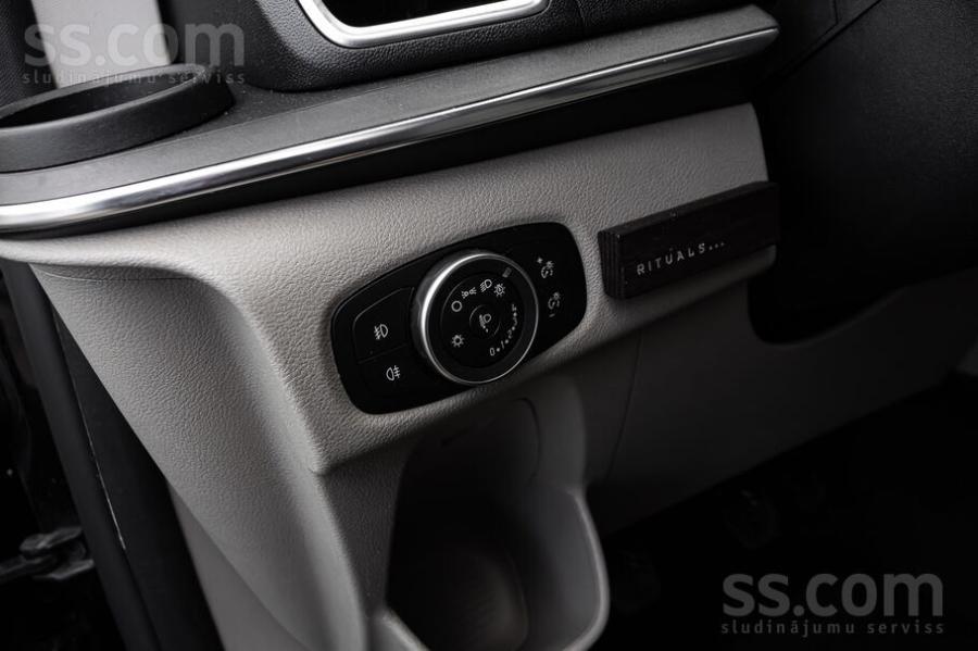 Black Ford Tourneo 2022 in Jelgava, with an engine capacity of 2.00 L and mileage of 0 thousand km for 22950 €, photo 18 on AUTOMOTO.COM.LV