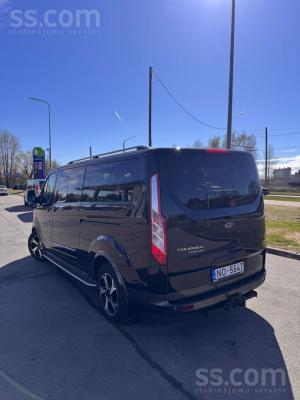 Melns Ford Tourneo 2023 Rīga, ar dzinēja tilpumu 2.00 L un nobraukumu 124 tūkst. km par 35000 €, foto 5 vietnē AUTOMOTO.COM.LV